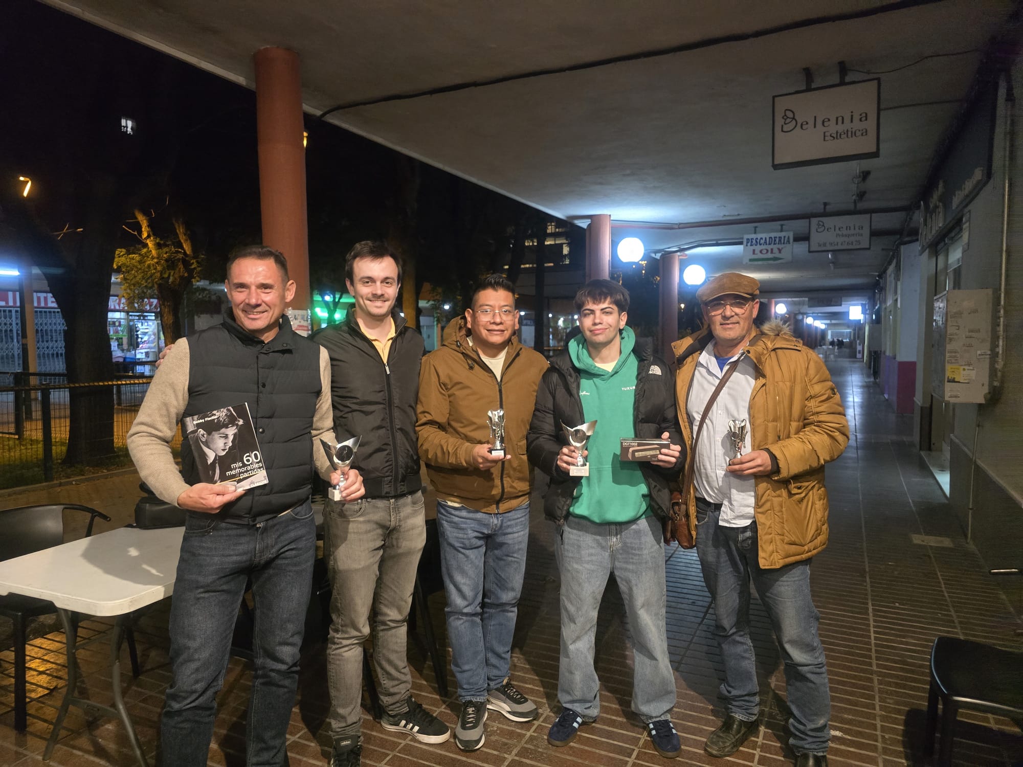 Coffee and chess: III blitz Ágape. – Ajedrez Club Deportivo Cultural Tussam